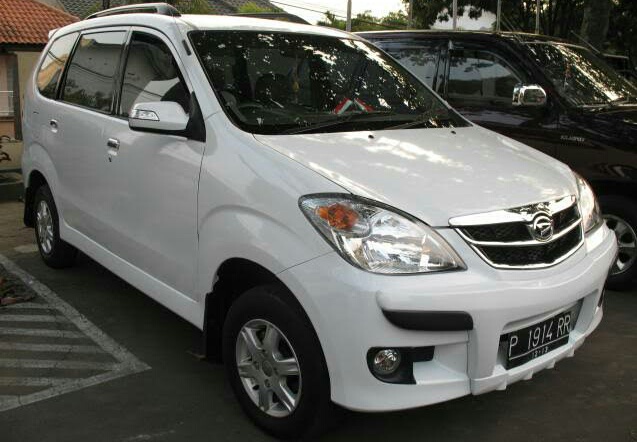 10 Perbandingan Jenis Mobil Grab 2019 VS 2018 - Tip Kerja