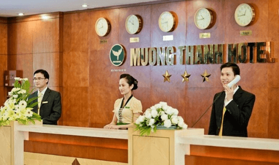 Tugas Receptionist Hotel Cuma Modal Senyum? Baca Ulasan Berikut Ini